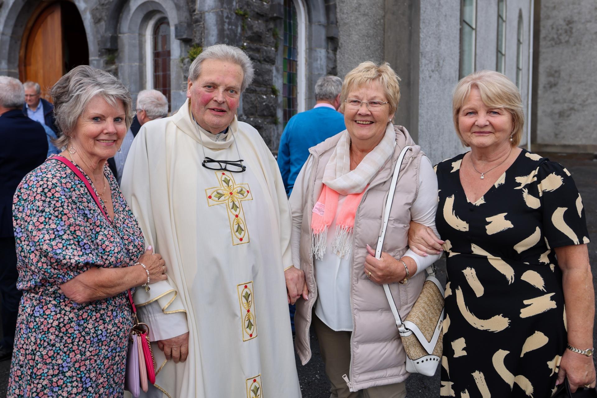IN PICTURES: Special night for wonderful Parish Priest in Tipperary ...