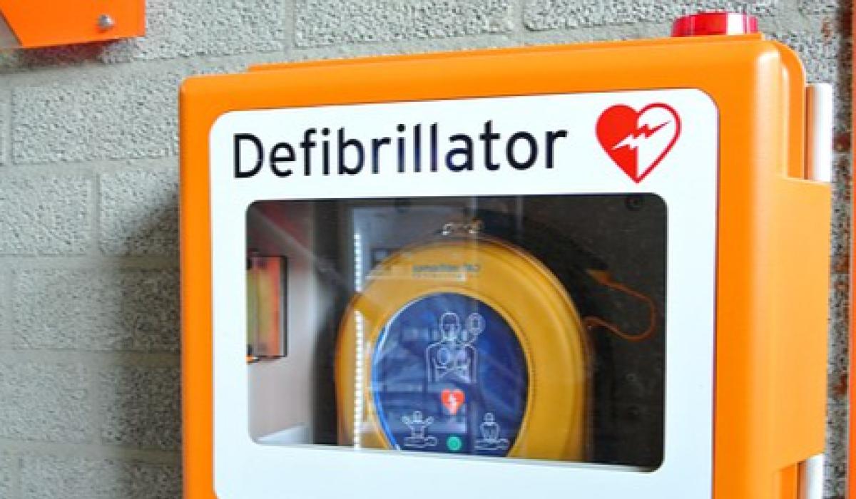 Three new defibrillators installed in mid Tipperary parish at €1,895 ...