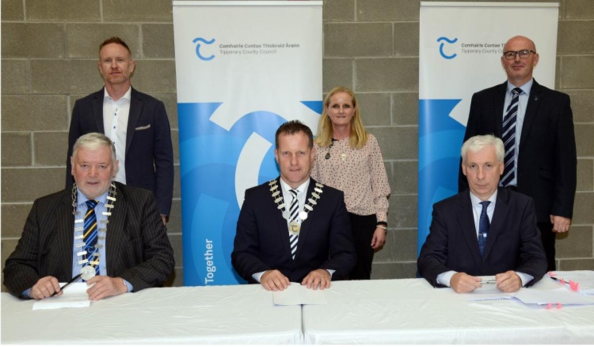 Contract signed on new Templemore Town Hall cultural and enterprise ...
