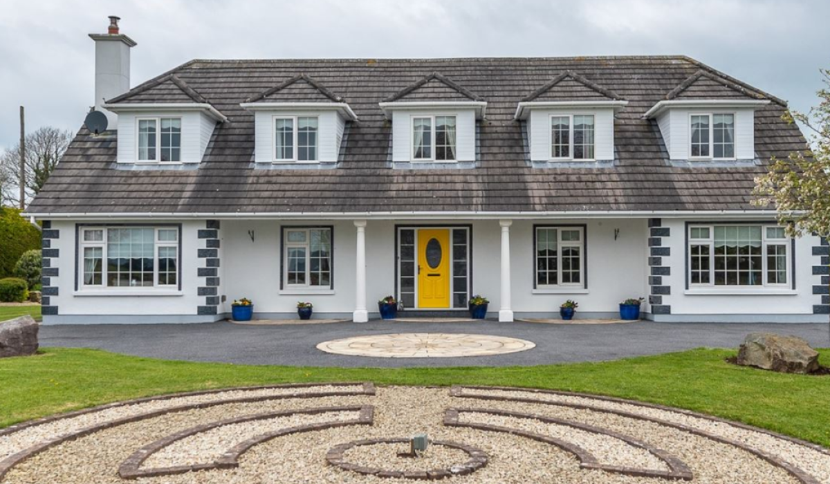 Magnificent 5-bed bungalow on the market in South Tipp! - Page 2 of 13 ...