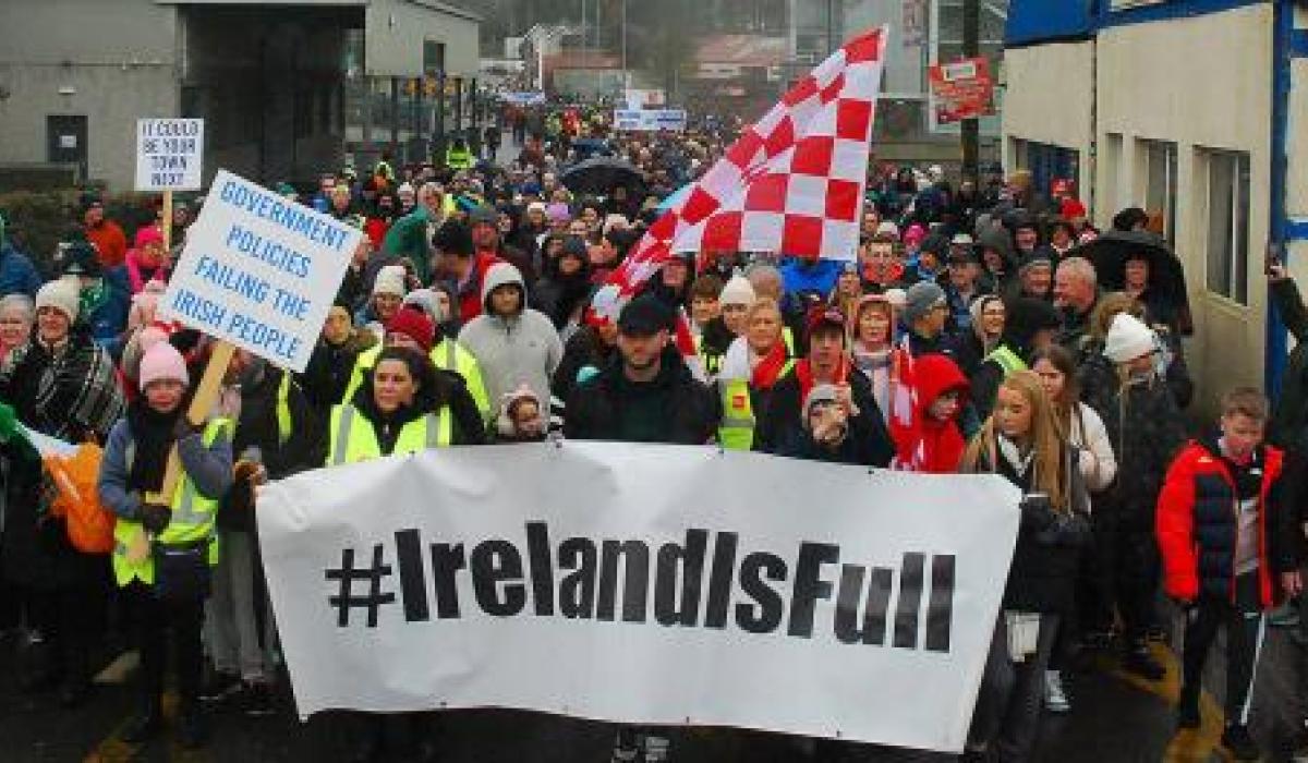PICTURES: 'Ireland is full' say Roscrea protesters as locals rally over ...