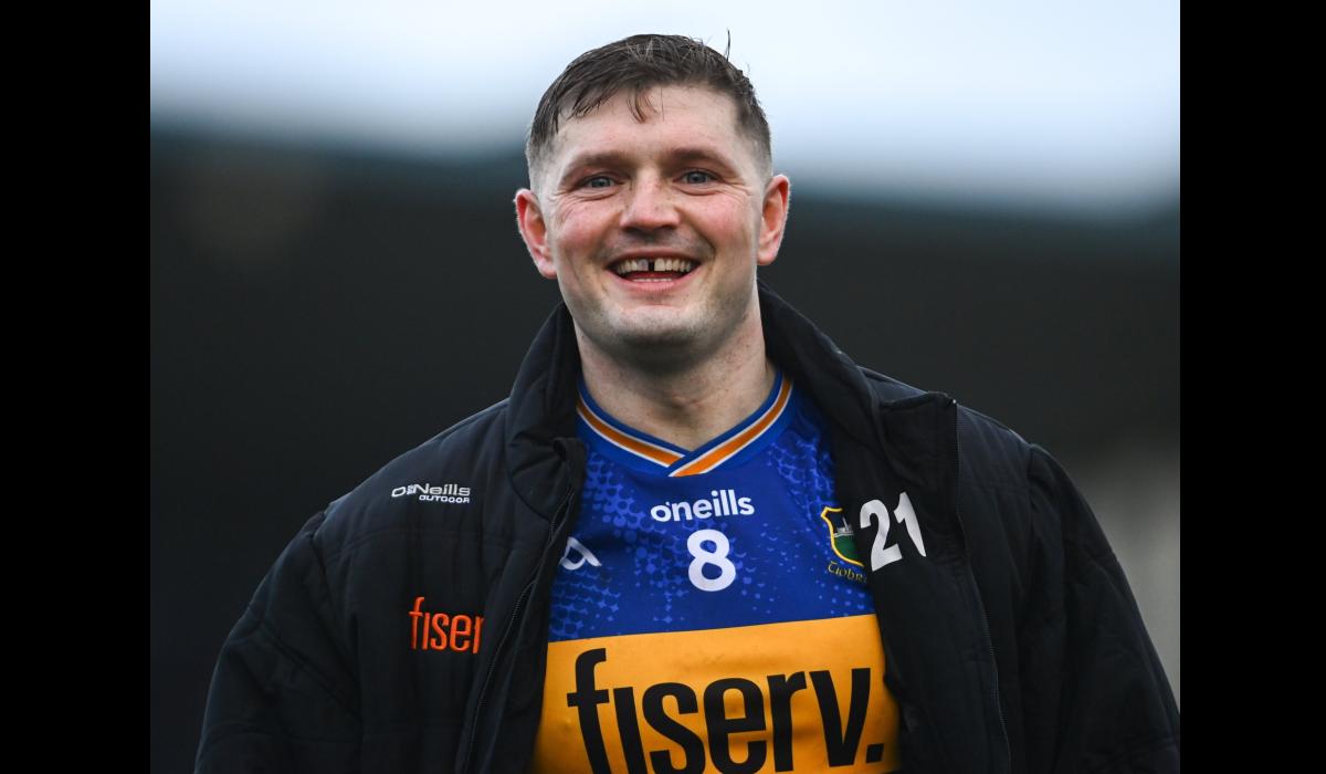 IN PICTURES: Happy faces in the crowd and pitch after Tipp trip to the capital in league - Page ...