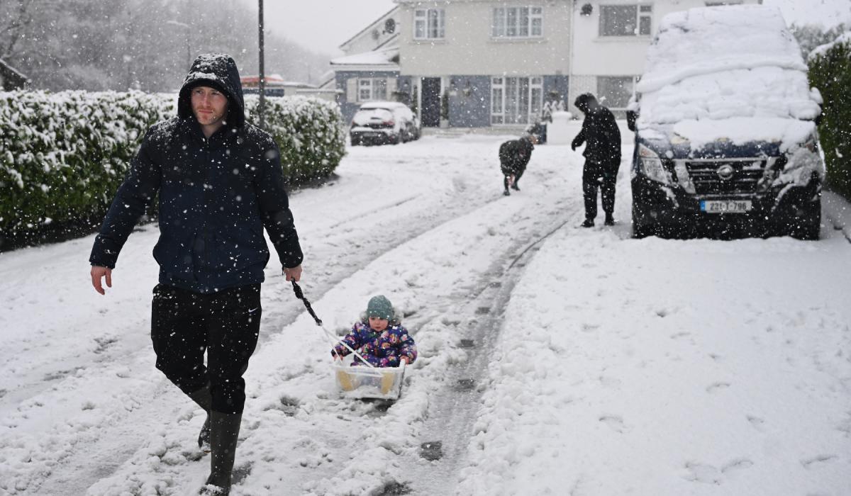 HAVING FUN IN THE SNOW - Tipperary children enjoy the novelty of the ...