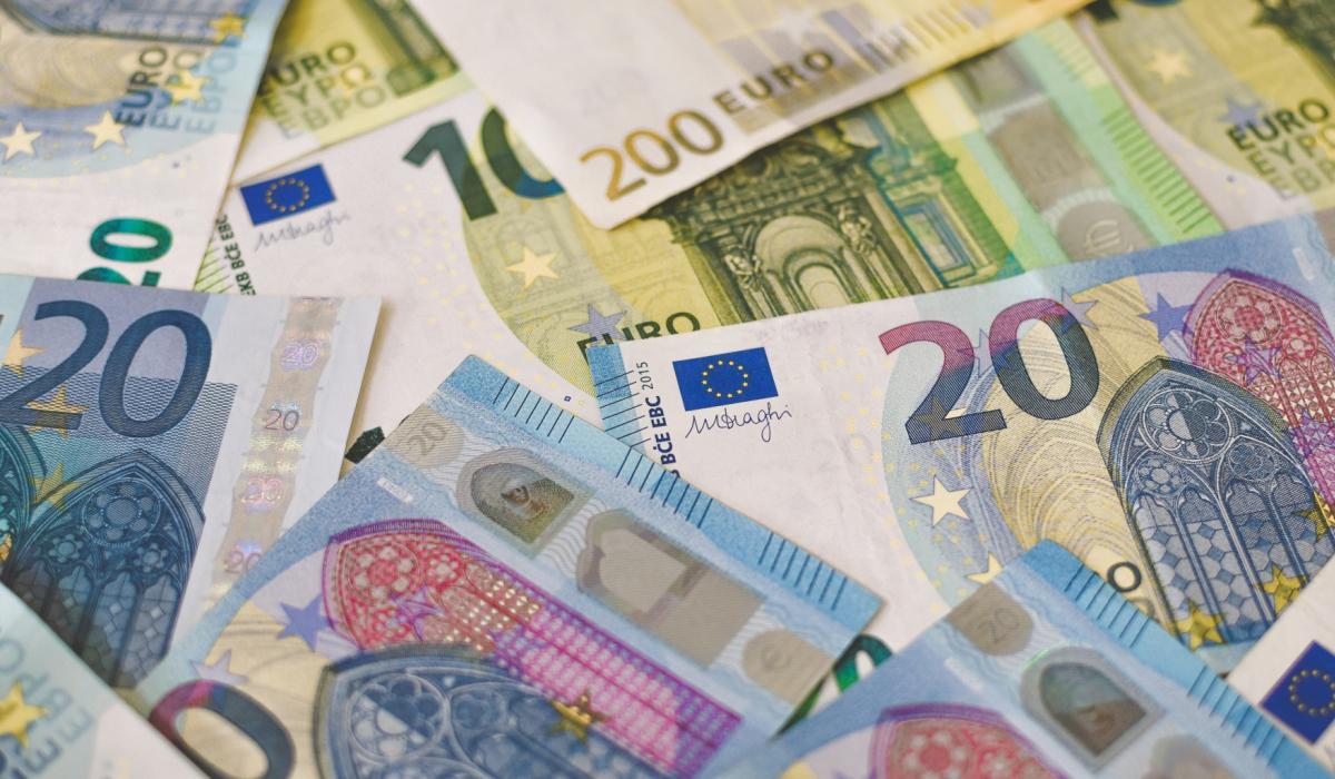 CHA-CHING: Lucky Tipperary man wins big in Split the Pot draw ...