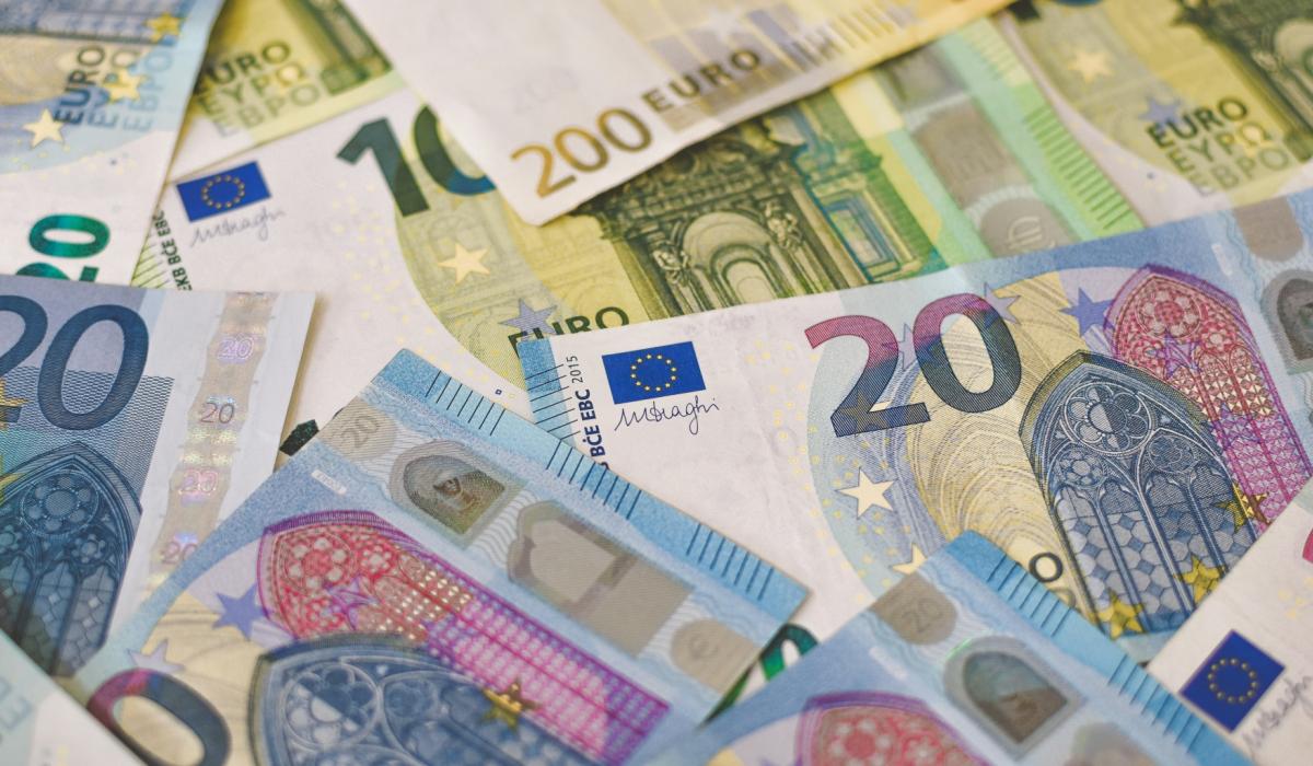 CHA-CHING! Lucky Tipperary man wins jackpot prize in Split the Pot draw ...