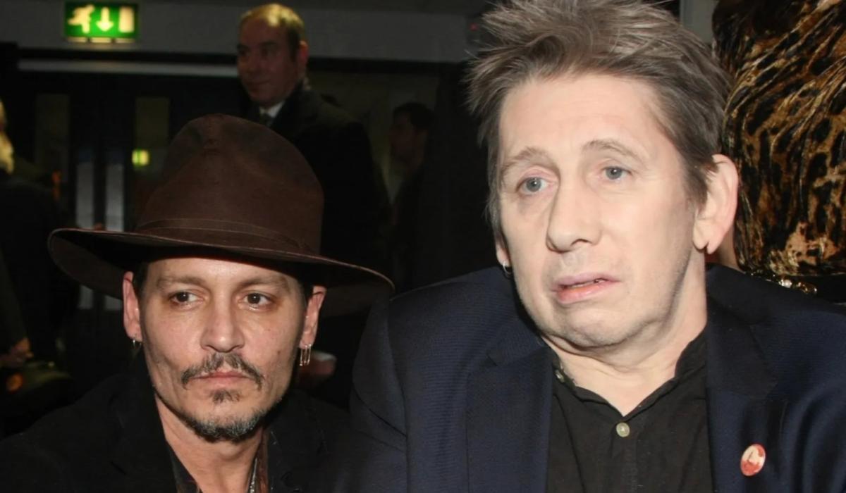 El actor Johnny Depp entre los miles que firman libro de condolencias ...