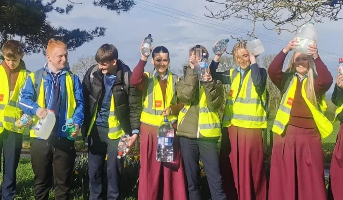 Tipperary green school's committee take part in the Ireland Walking for ...
