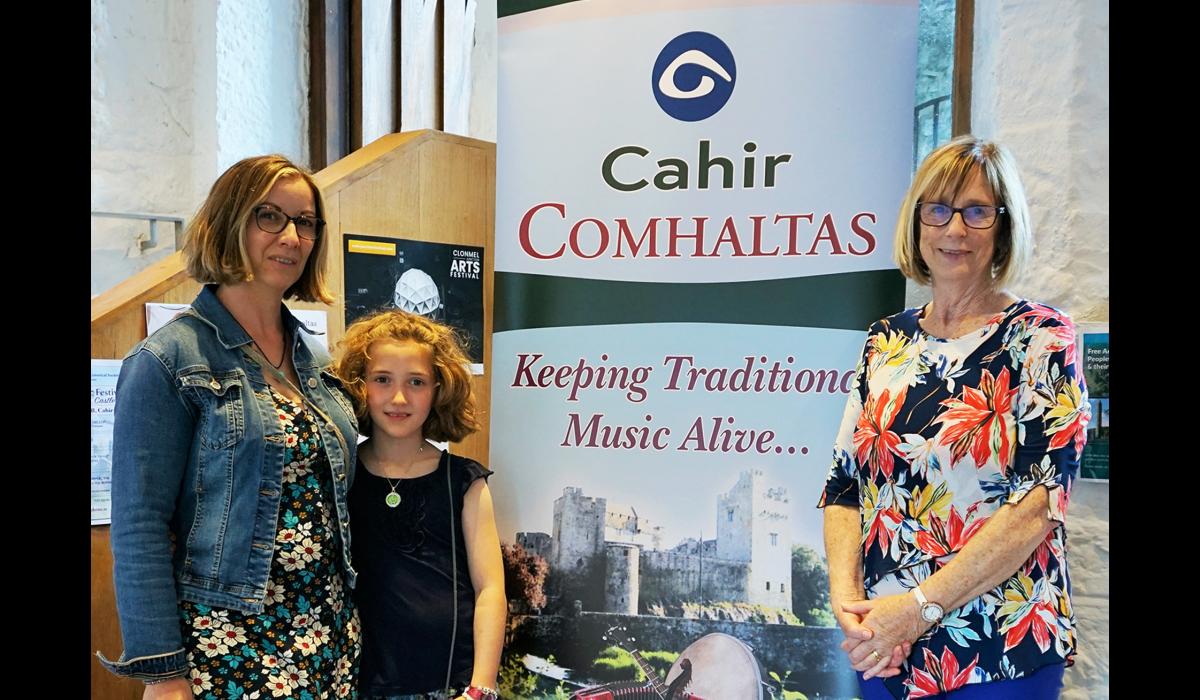 Comhaltas Seisiúin every Thursday night in Great Hall of Cahir Castle ...