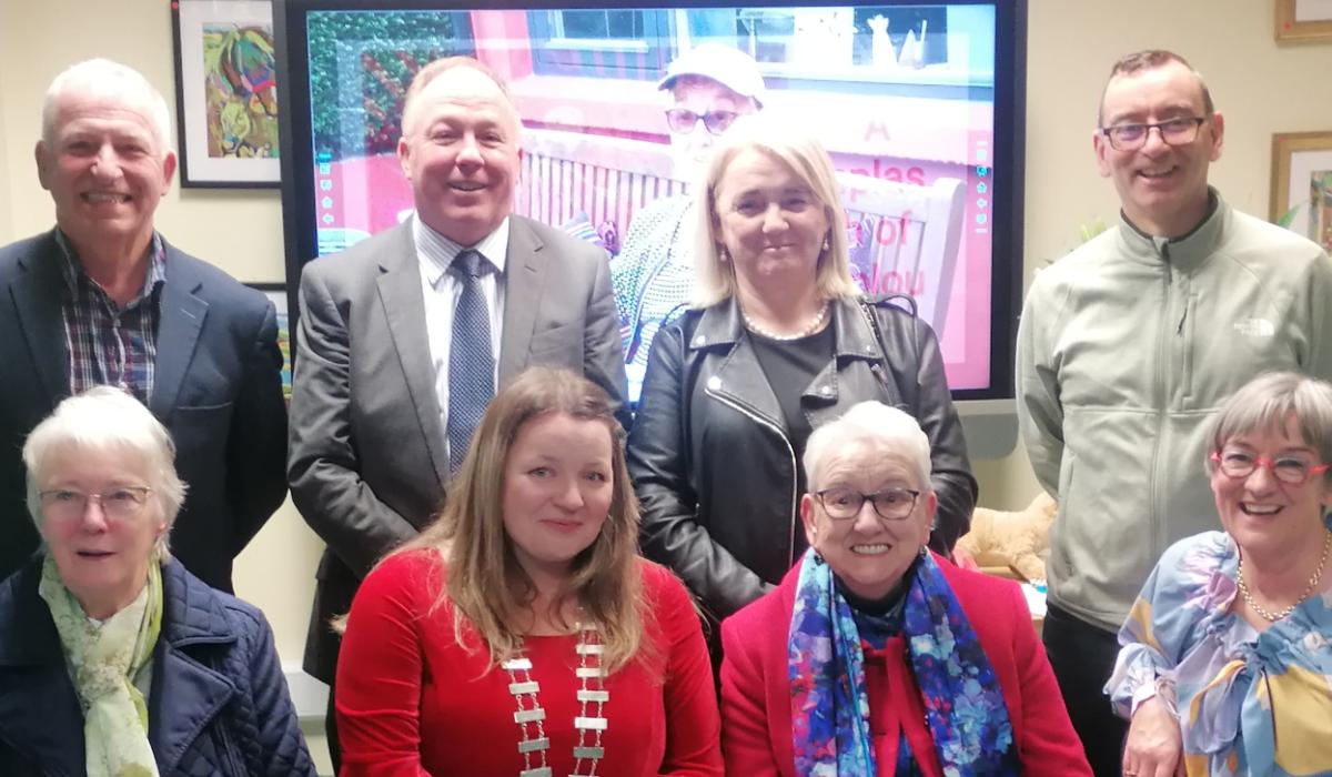 Templemore woman Margaret's deft brush strokes raise funds for hospice ...