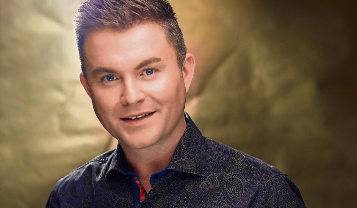 Local Tipperary town gears up to host concert with popular Irish singer ...