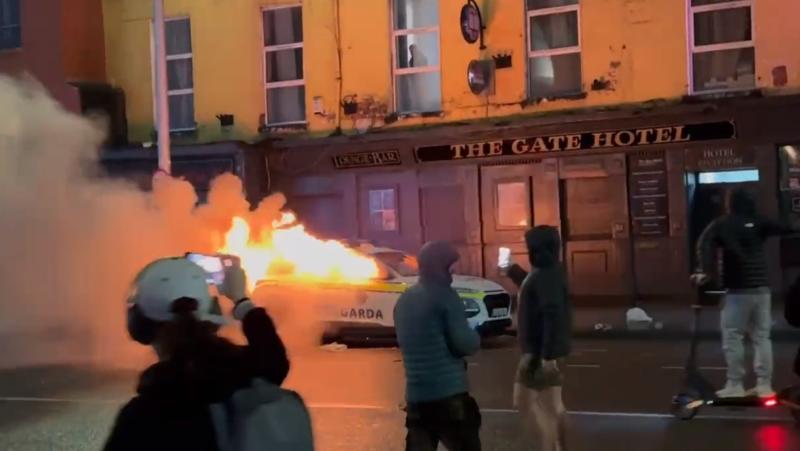 WATCH: Garda car set alight during violent disturbances in Dublin - Tipperary Live