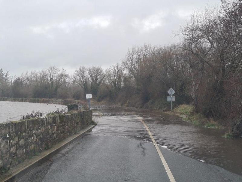 BREAKING: Busy Tipperary road impassable due to heavy rain from Storm ...