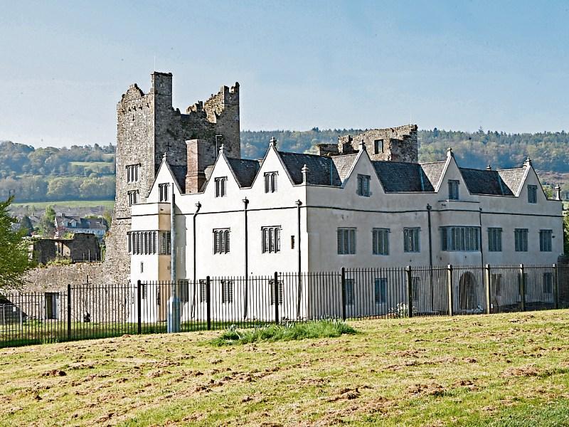 Free magic show and family tour at Ormond Castle this weekend ...