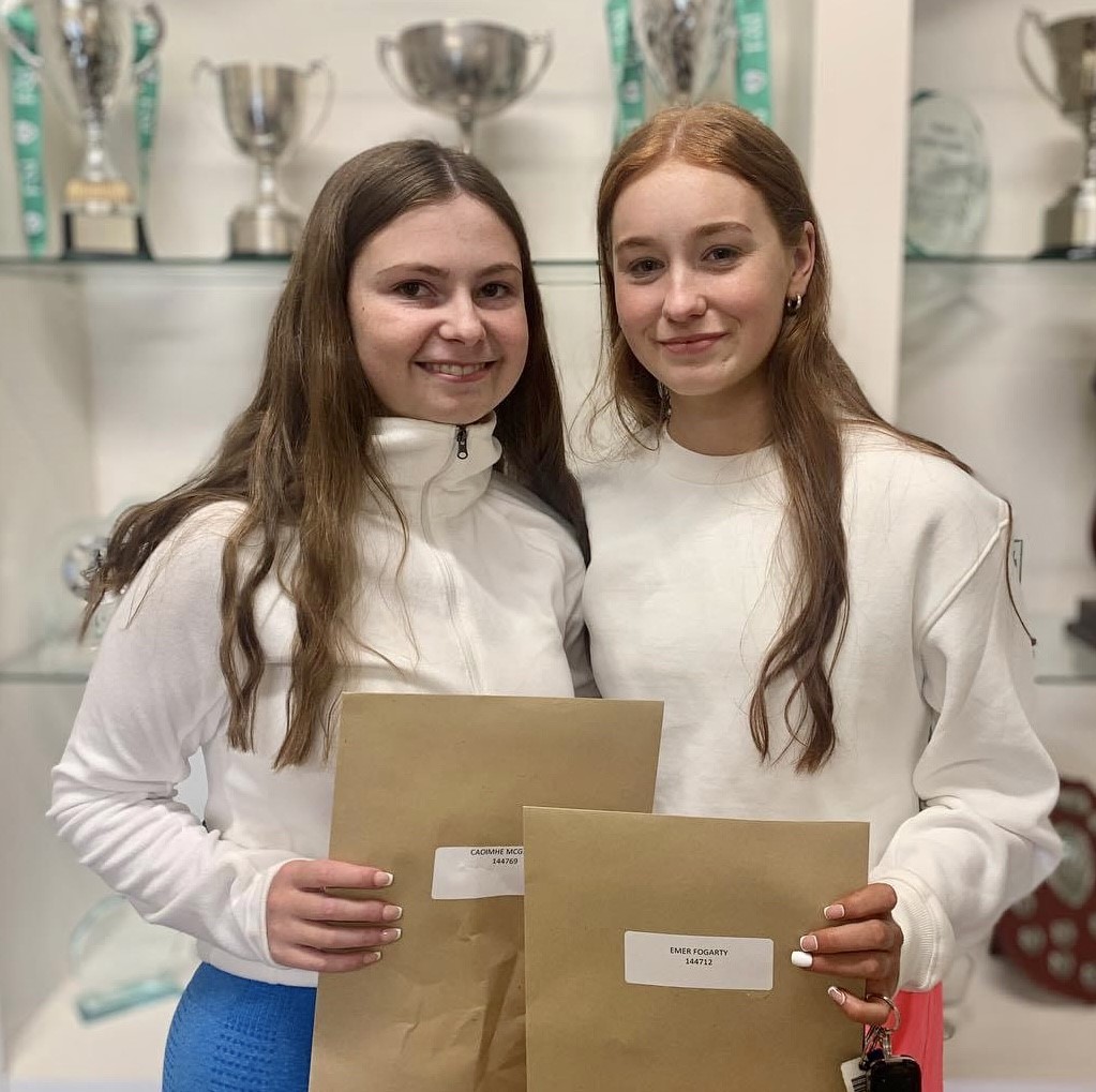 SMILES ALL AROUND: Tipperary school celebrate a successful Leaving Cert ...