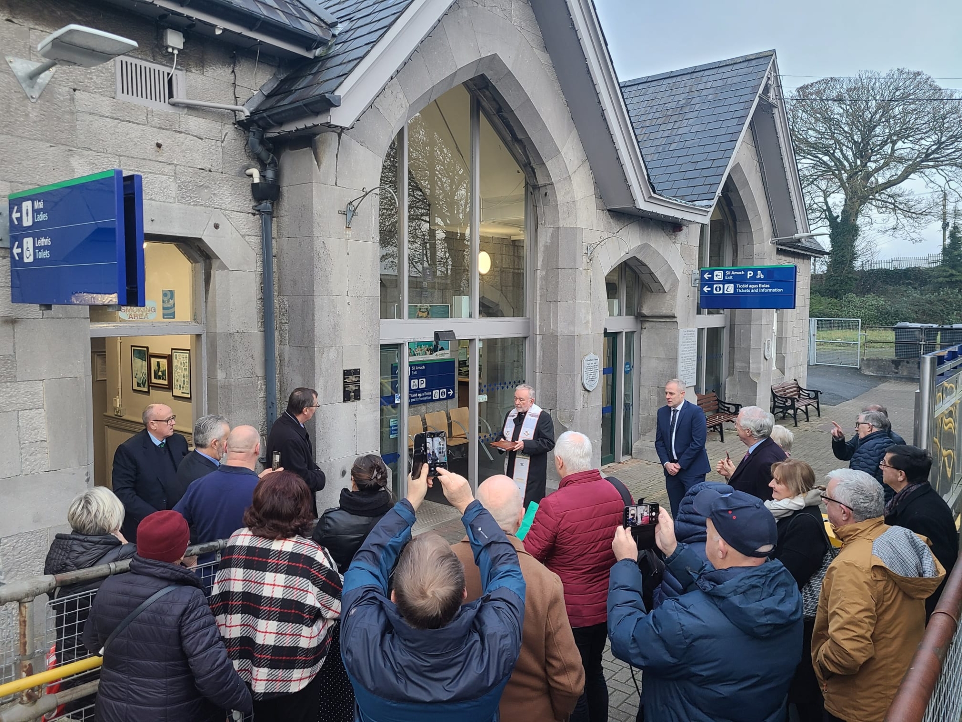 New plaque is unveiled at Thurles Railway Station to remember train ...