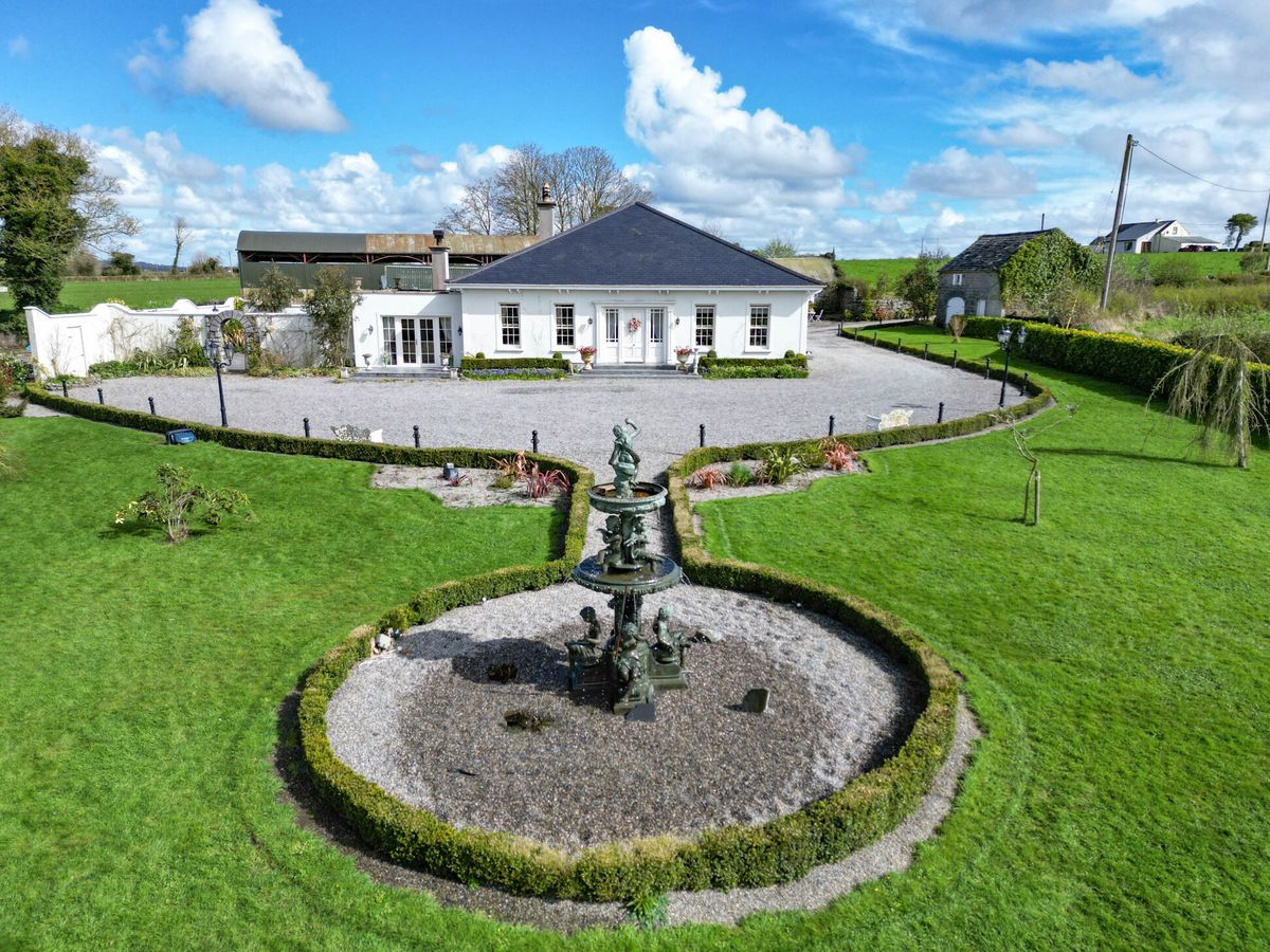 PROPERTY: Exquisite dream Tipperary home hits market for a whopping € ...