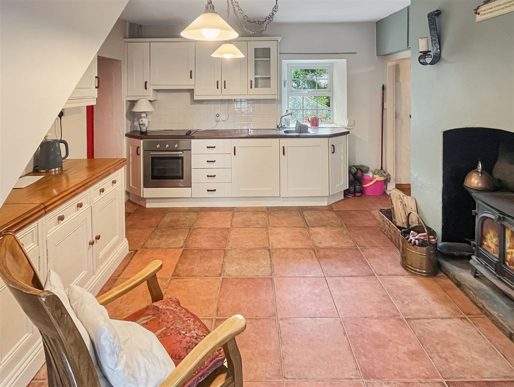 Charming traditional cottage on sale in Tipperary for under €200,000 ...